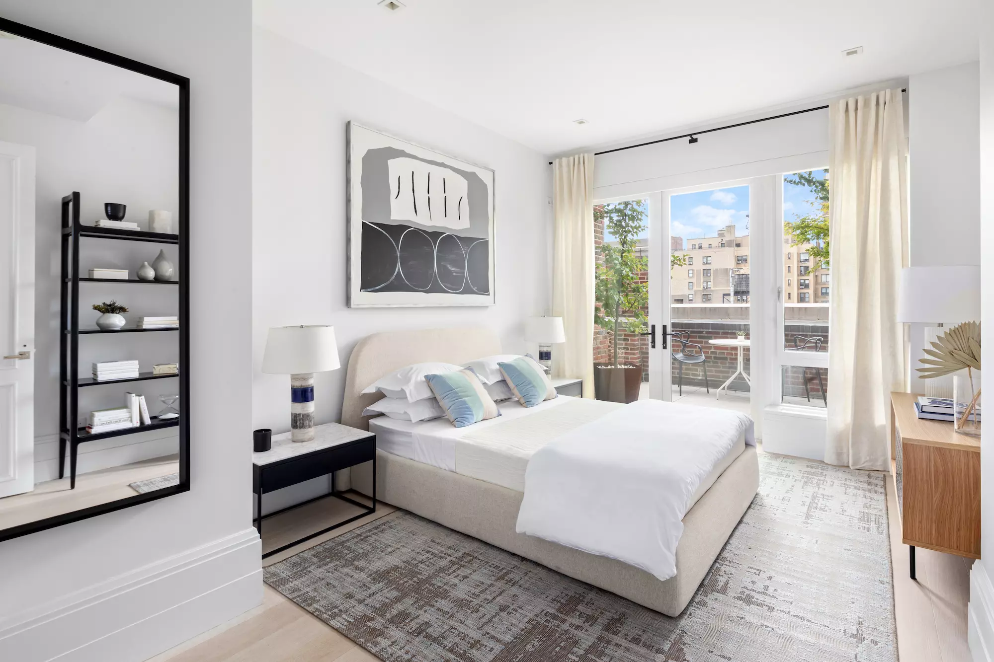 $9.2M $9.2M Upper East Side penthouse មានរាបស្មើរចំនួនបួន និងបន្ទប់ខ្ពស់ៗ 5861_7