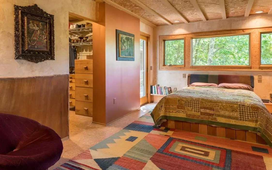 Funky $ 1.2M upstate home nyaeta Jetsons on luar, Flintstones on jero 5862_11