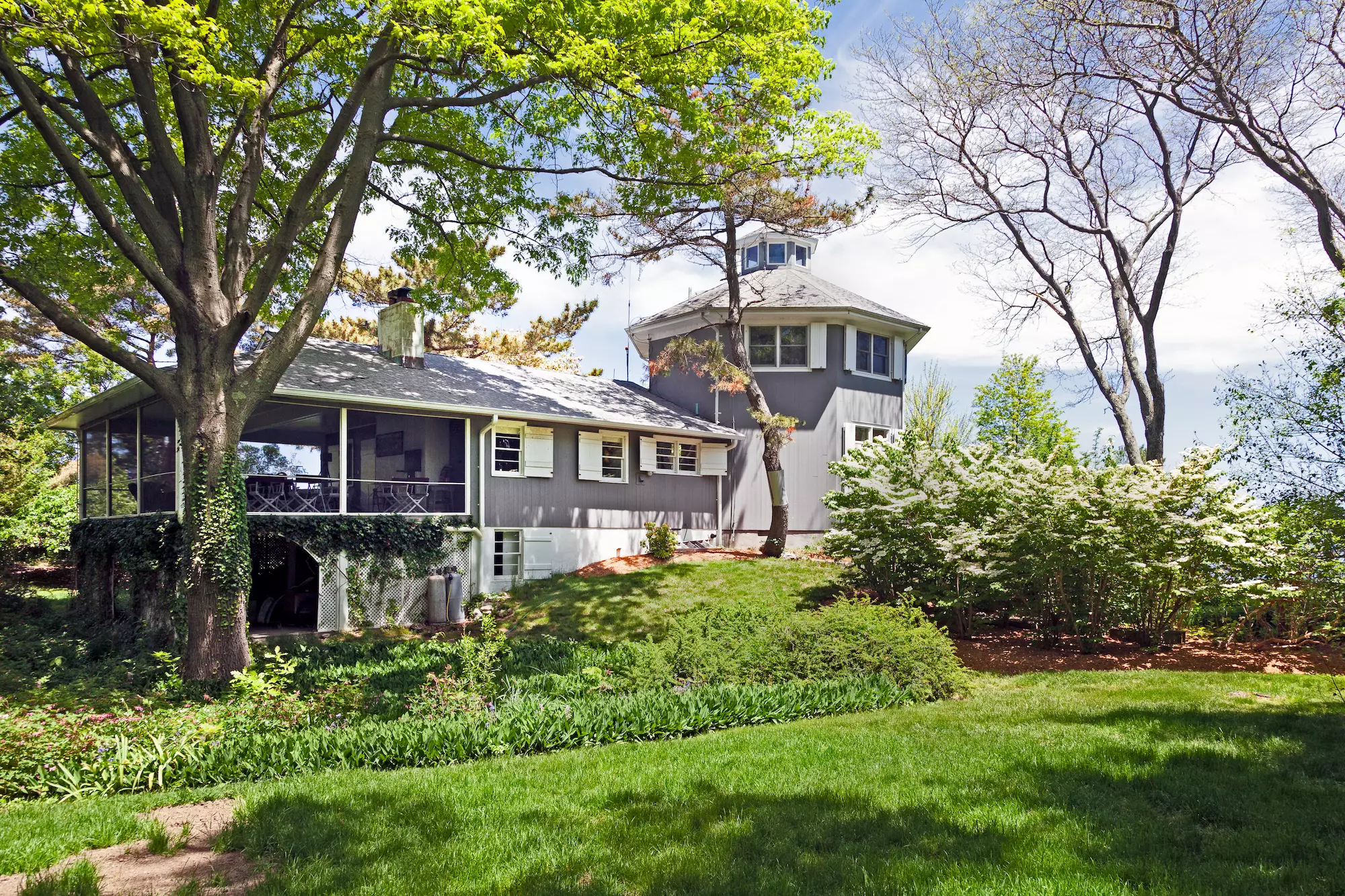 Un'isola privata di sei acri nel Connecticut con un affascinante cottage chiede $ 2,5 milioni 5883_2