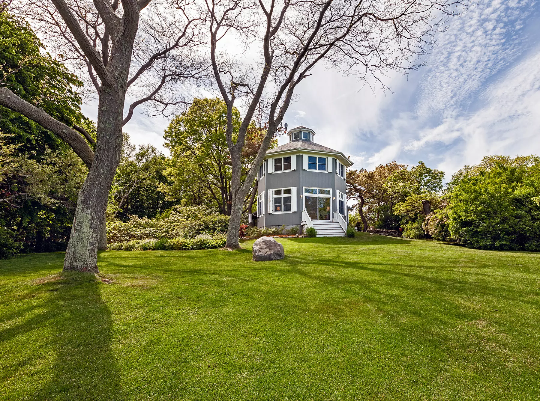 Seks hektar stor privat ø i Connecticut med et charmerende sommerhus kræver 2,5 millioner dollars 5883_3