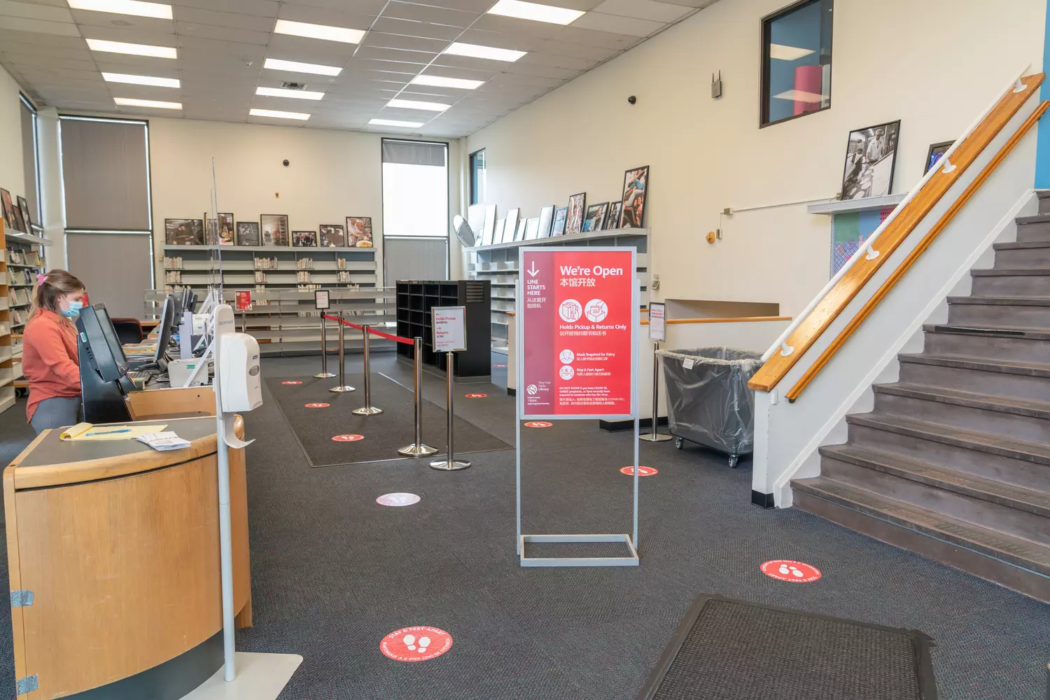 NYC iepenbiere biblioteken iepenje 22 filialen opnij foar grab-and-go tsjinst 5890_2
