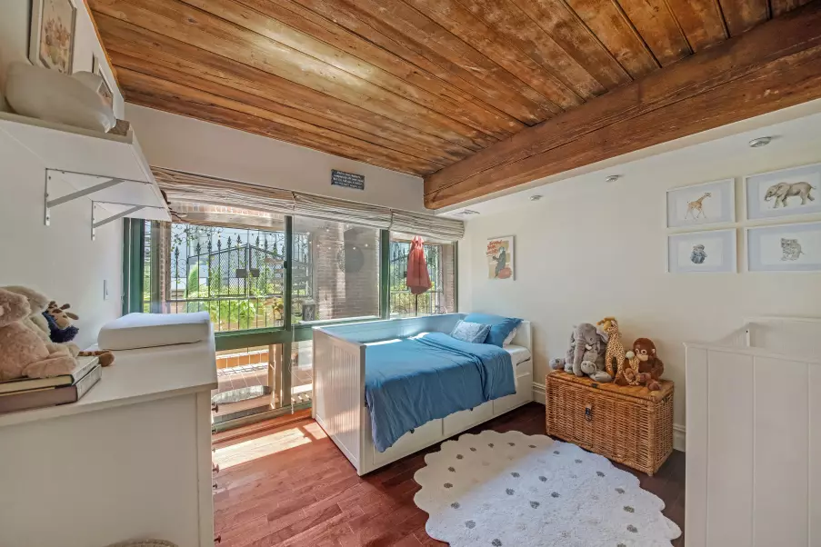 $ 1.45M Carroll Gardens קאָנדאָ האט סיוויל מלחמה טקופע דעטאַילס און אַ זוניק פּאַטיאָ 5917_7