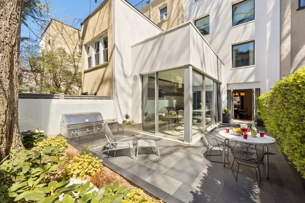 El estilo Arts-and-Crafts y Mid-Century Modern se combinan a la perfección en esta inusual casa de $9 millones en Park Slope