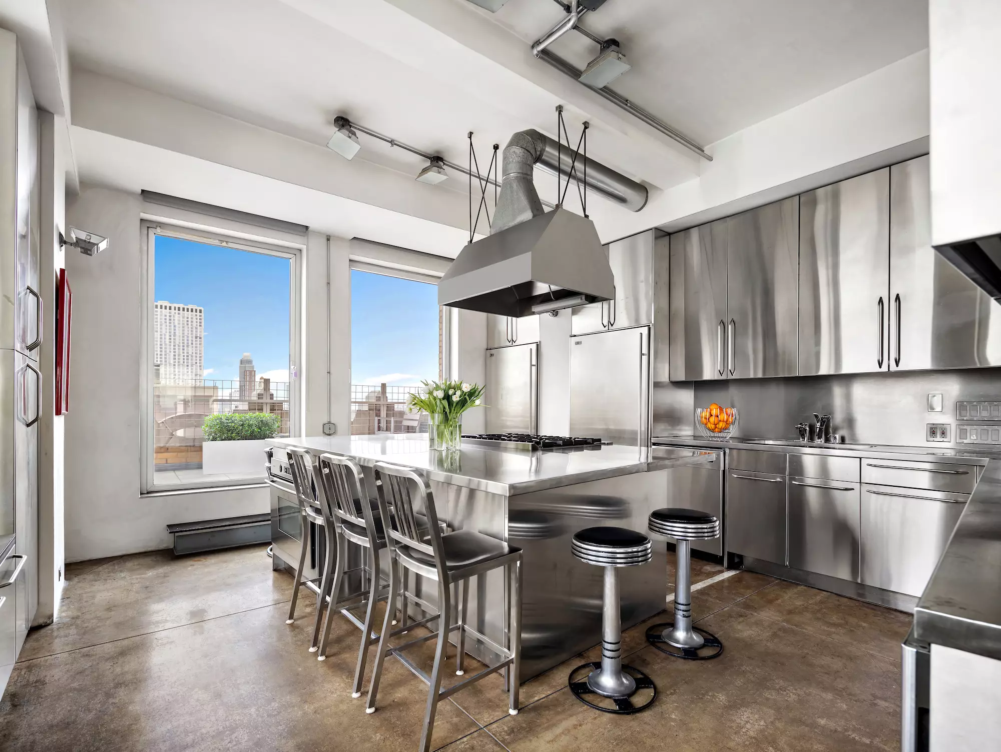 این شرکت 4.65 میلیون دلاری Brooklyn Heights برای زندگی به سبک شیروانی در یک برج برجسته طراحی شده است. 601_6