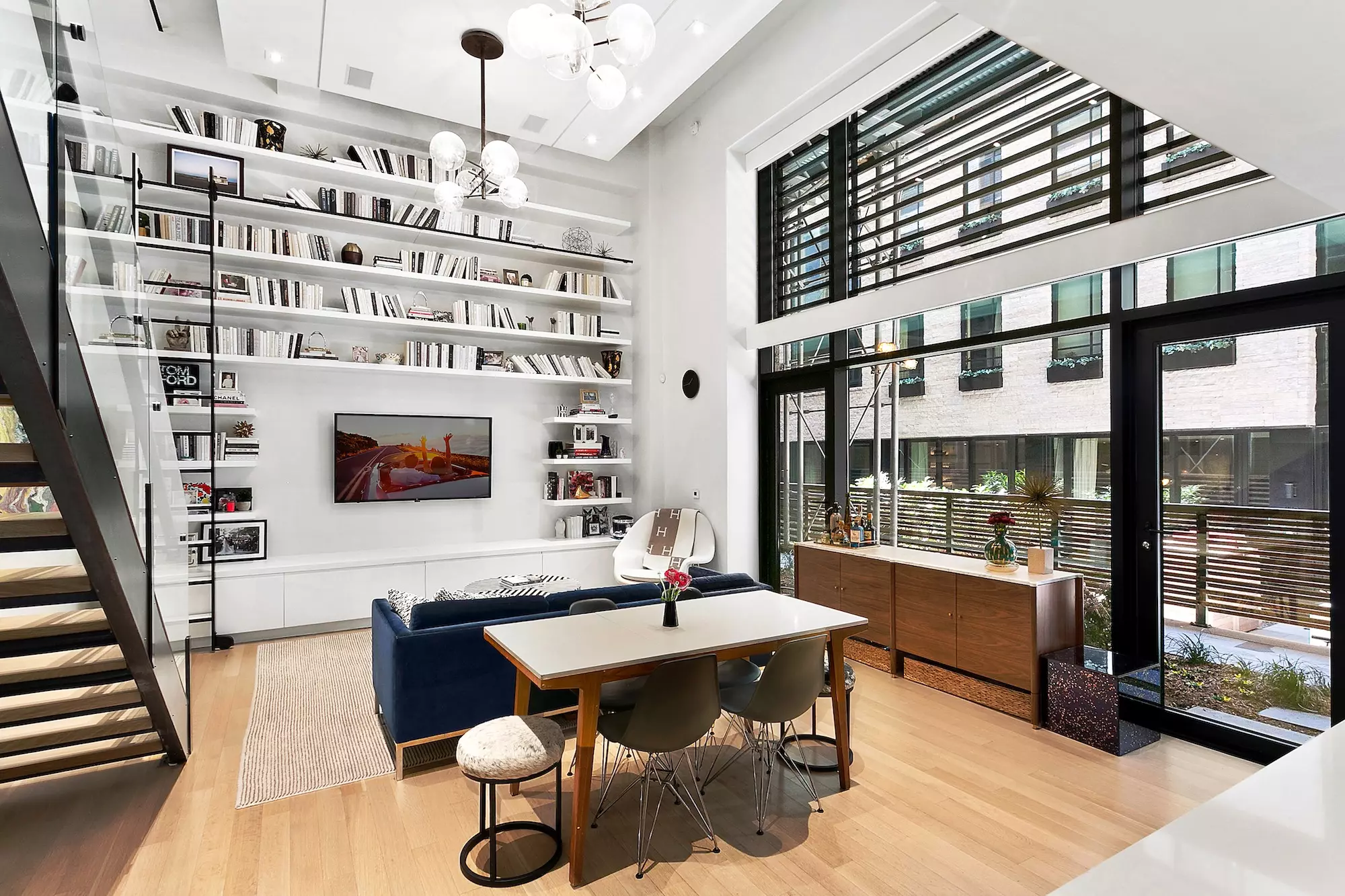 Tento loft za 3,5 milionu dolarů v klidné čtvrti West Village je super elegantní 6076_1