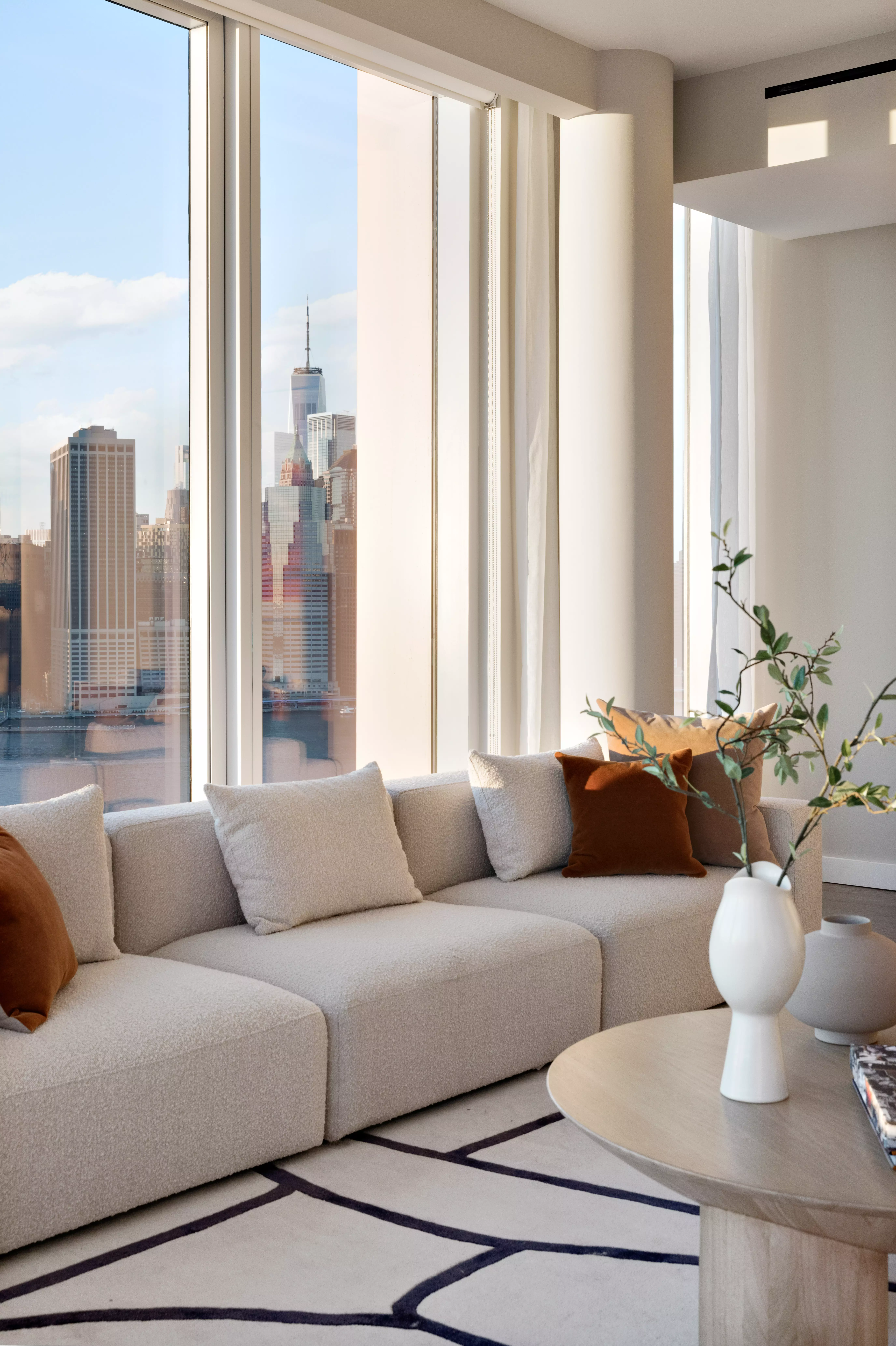 Pozrite si interiér penthouse za 10 miliónov dolárov v rekordnej Quay Tower v Brooklyn Heights 607_5