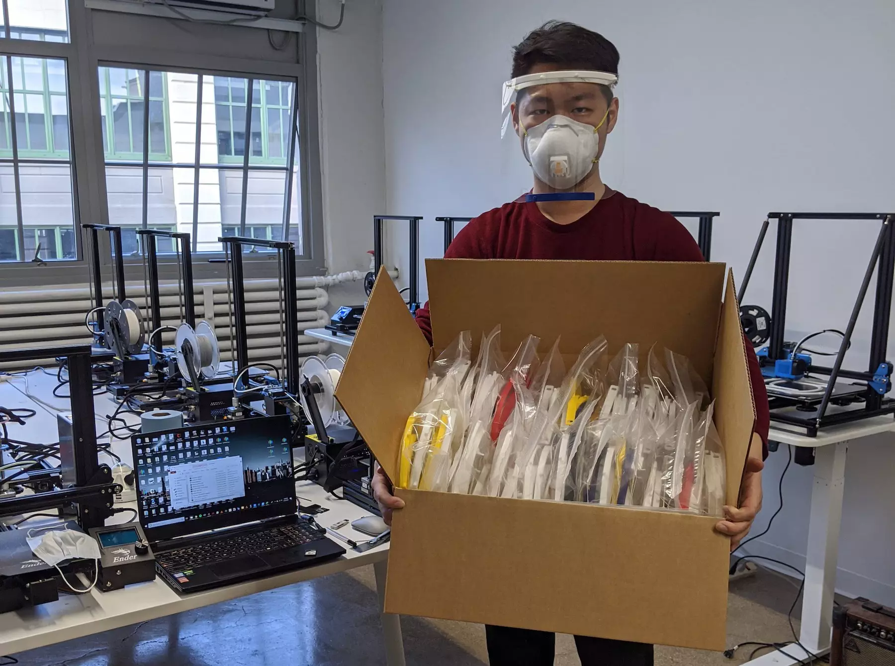 Conheça a iMakr, a impressora 3D do Brooklyn que fez 5.000 protetores faciais para os profissionais de saúde de Nova York 6226_1