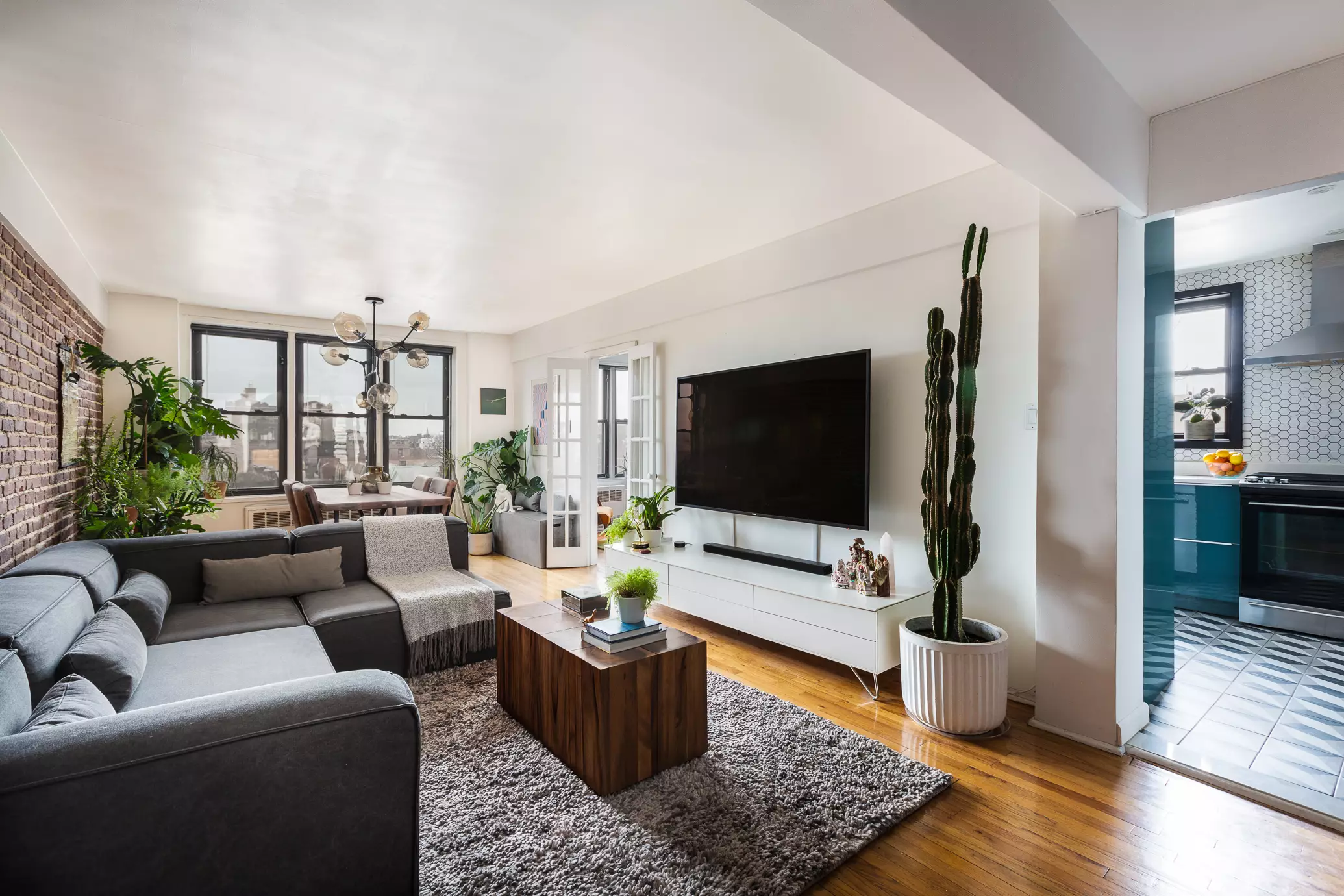 $599,000 Kensington co-op yana samun haske mai yawa don tarin shuka 6252_3