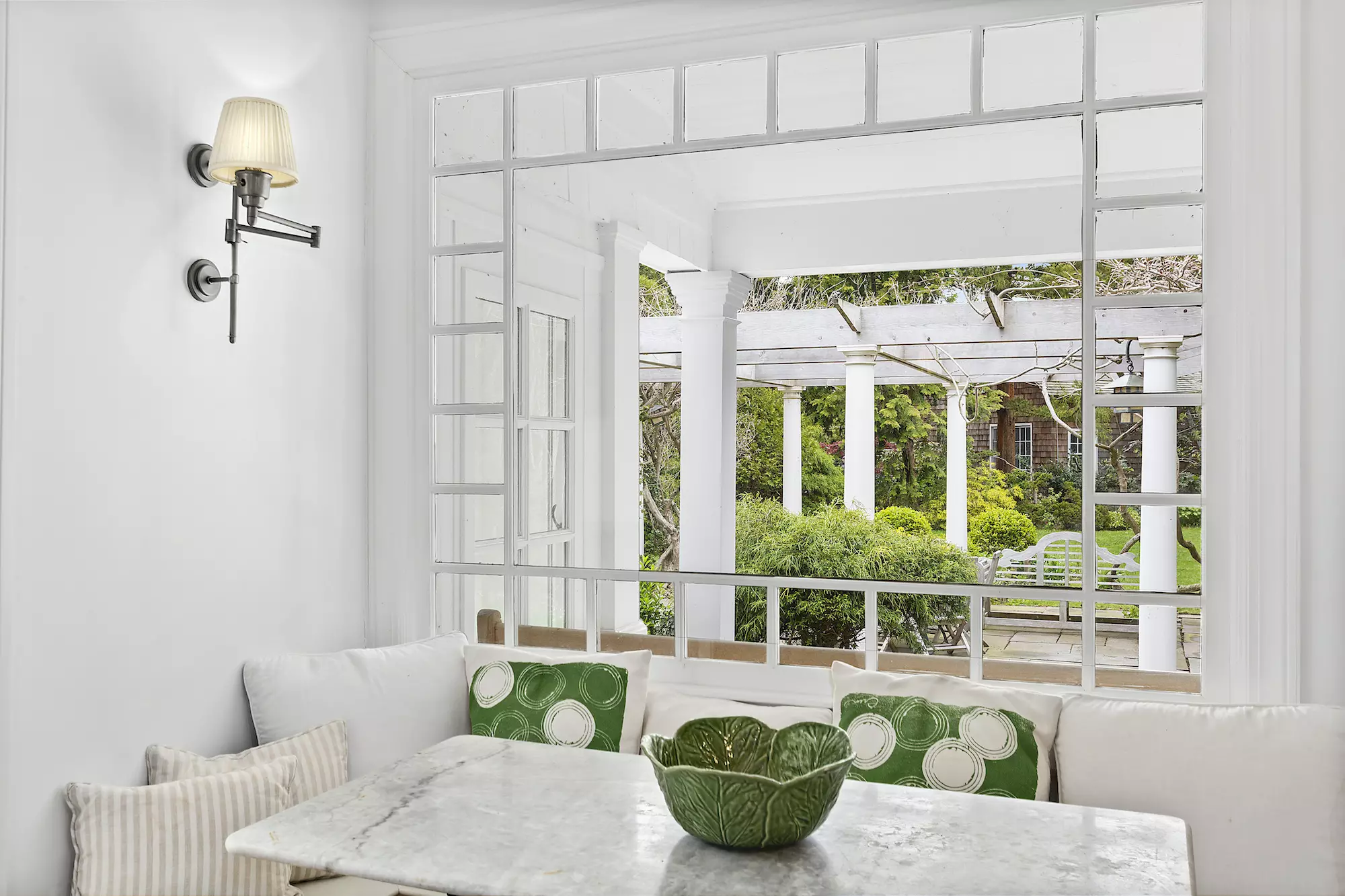 Летният дом на Джаки Кенеди от детството в Хамптънс излиза на пазара за 7,5 милиона долара 6296_7
