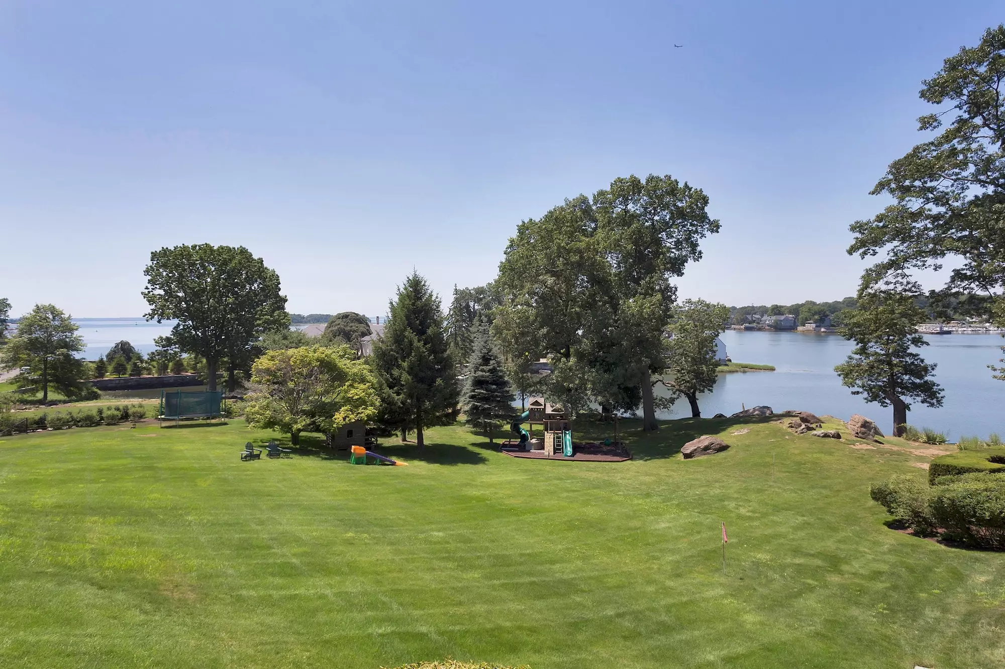 La venda més gran de l'any de Connecticut és una finca davant del mar de 17,1 milions de dòlars amb un green de pràctica de golf 6352_4