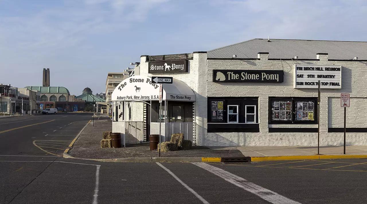 Ասբերի պարկի խորհրդանշական երաժշտական վայրը The Stone Pony-ը, որտեղ ուղիղ հեռարձակման համերգներ են 6436_1