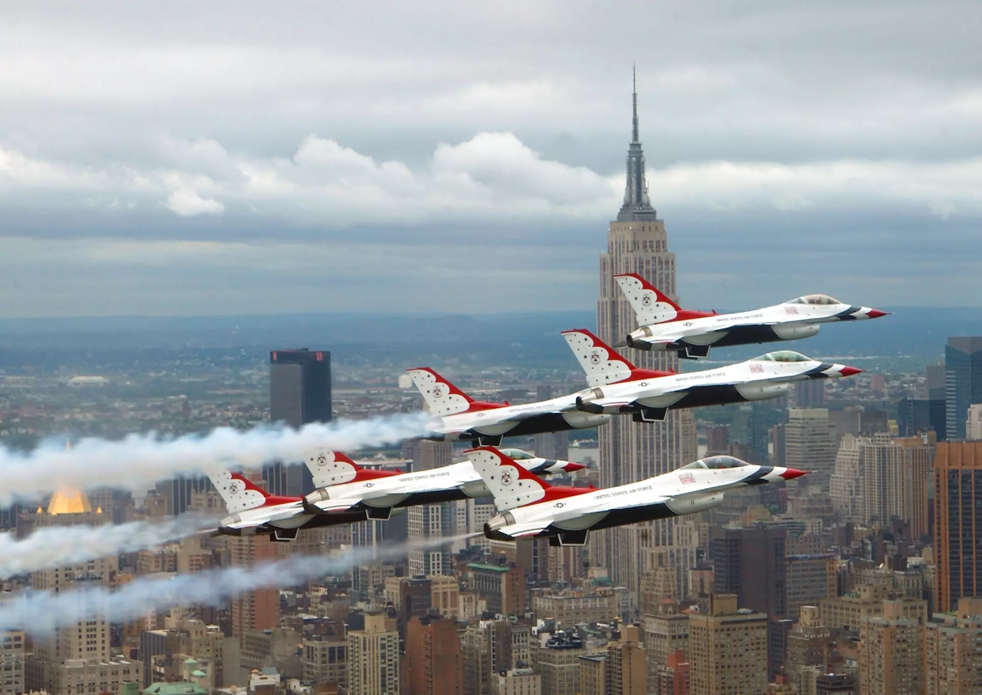 Thunderbirds, Milyaketên Şîn ku li ser NYC bifirin da ku xebatkarên bingehîn rûmet bikin 6506_1