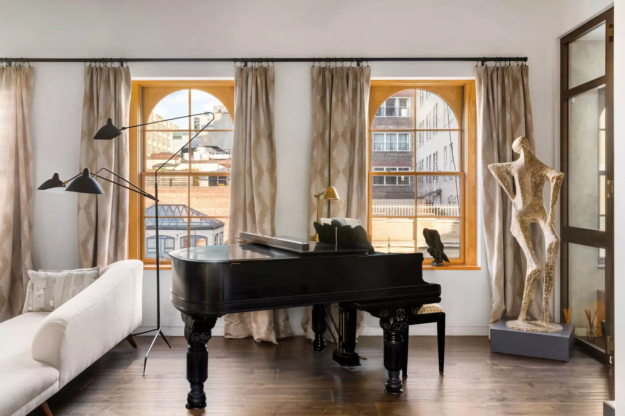 Sa halagang $9.3M, maging unang tumira sa designer na Tribeca penthouse na ito 6542_3