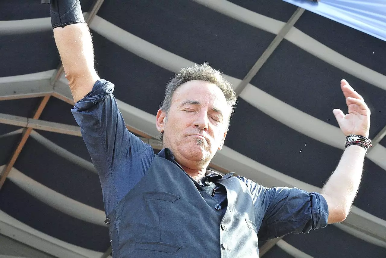 Bruce Springsteen, Bon Jovi, Jon Stewart nabandi bazataramira inyungu za 'Jersey 4 Jersey' 6576_1