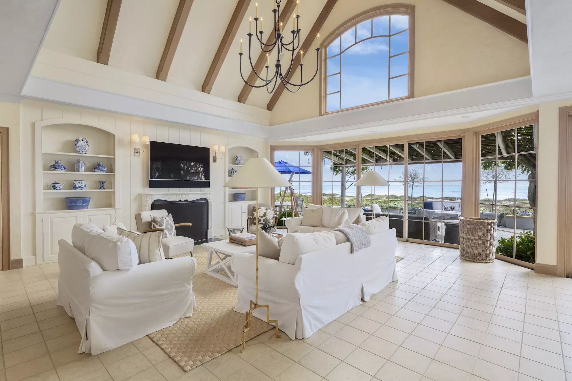 $45M ụlọ oceanfront bụ ọrịre kacha ọnụ na Hamptons kemgbe 2016 6630_4