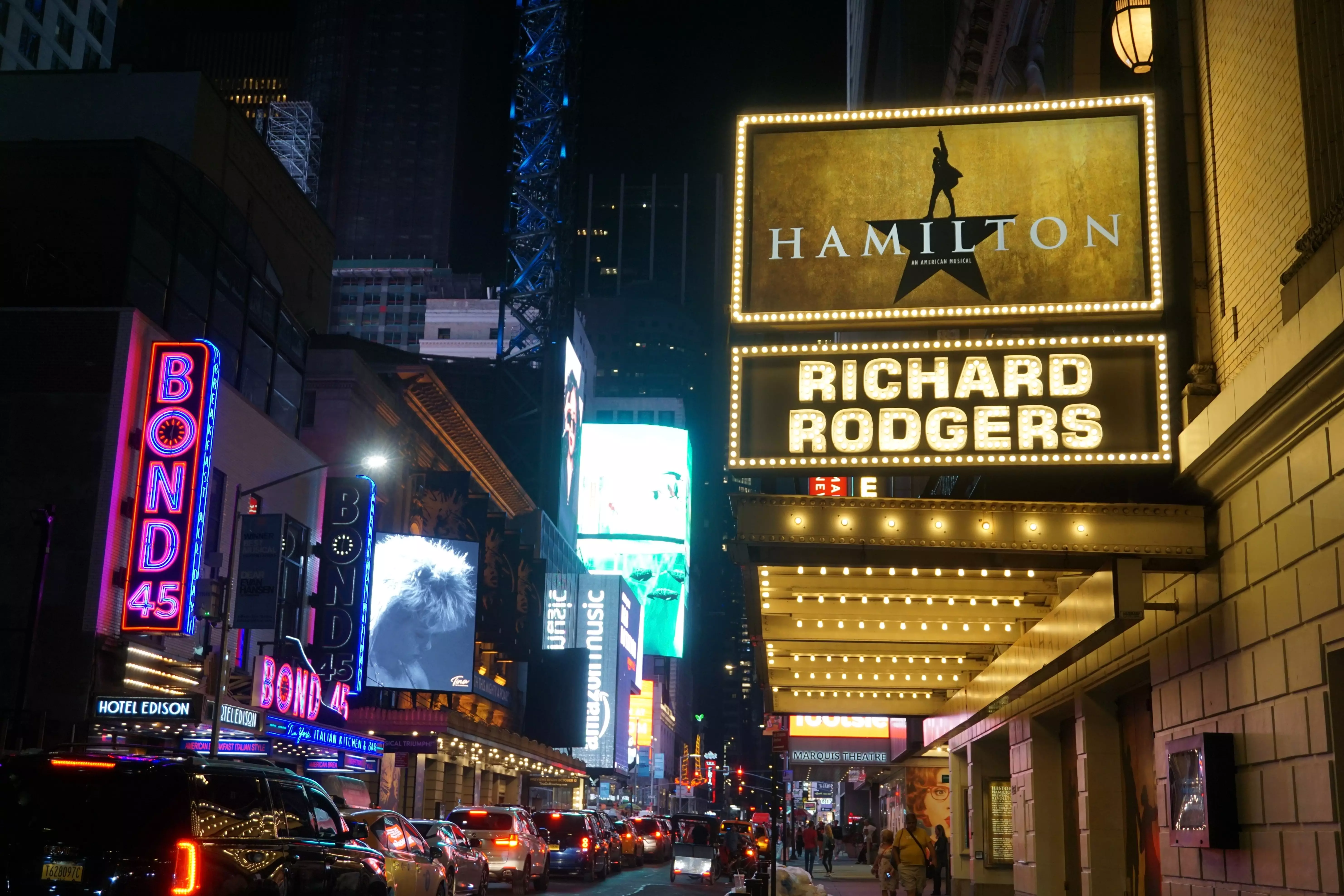 Cele 41 de teatre Broadway din NYC vor rămâne închise cel puțin până în iunie 6675_1