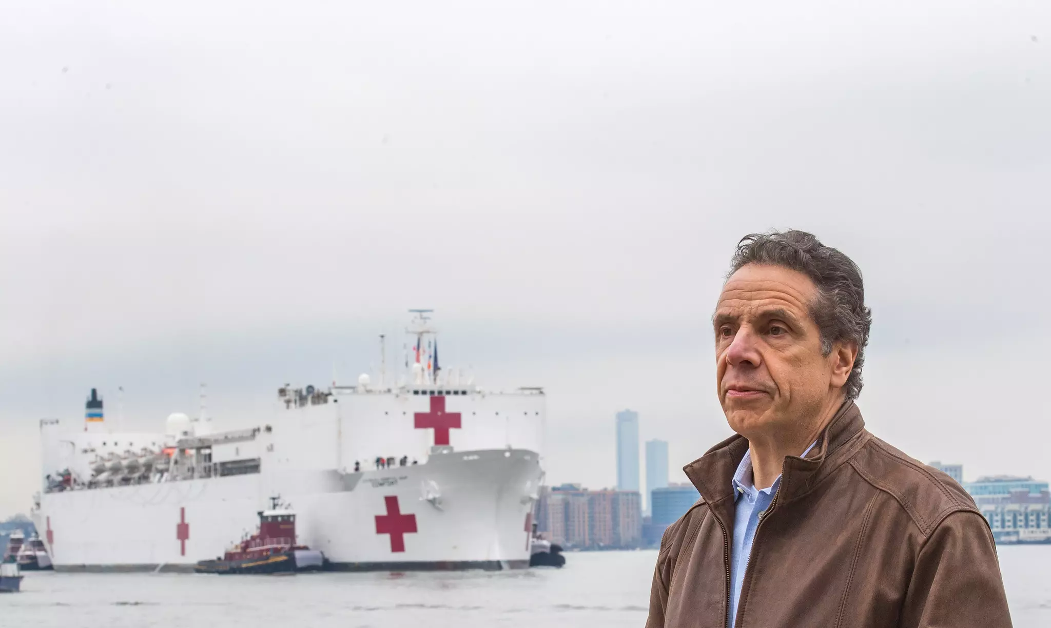 Per alleujar els hospitals de Nova York, el vaixell hospitalari USNS Comfort es converteix en un centre COVID 6706_1