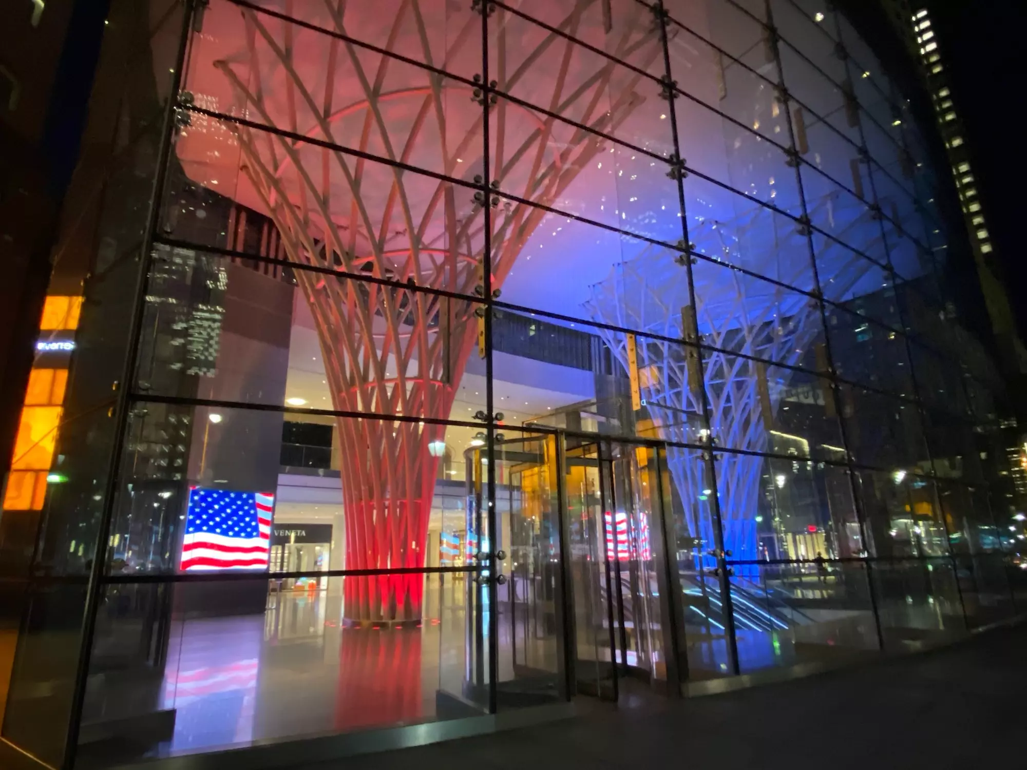 Un spectacle musical et lumineux nocturne est lancé à l'Empire State Building pour garder NYC lumineux 6780_3