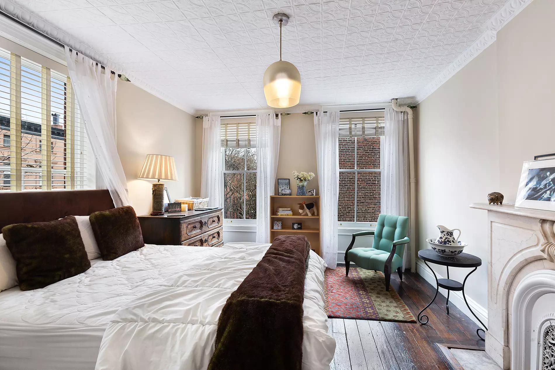 Куќа во градот Кобл Хил со европски шмек може да биде вашиот „привремен рај“ за 21 илјади долари месечно 6804_9