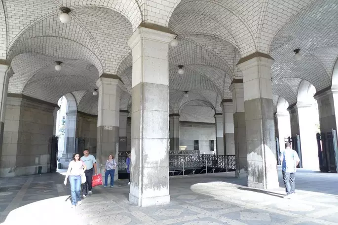 Tíleanna Guastavino ag Foirgneamh Bardasach NYC