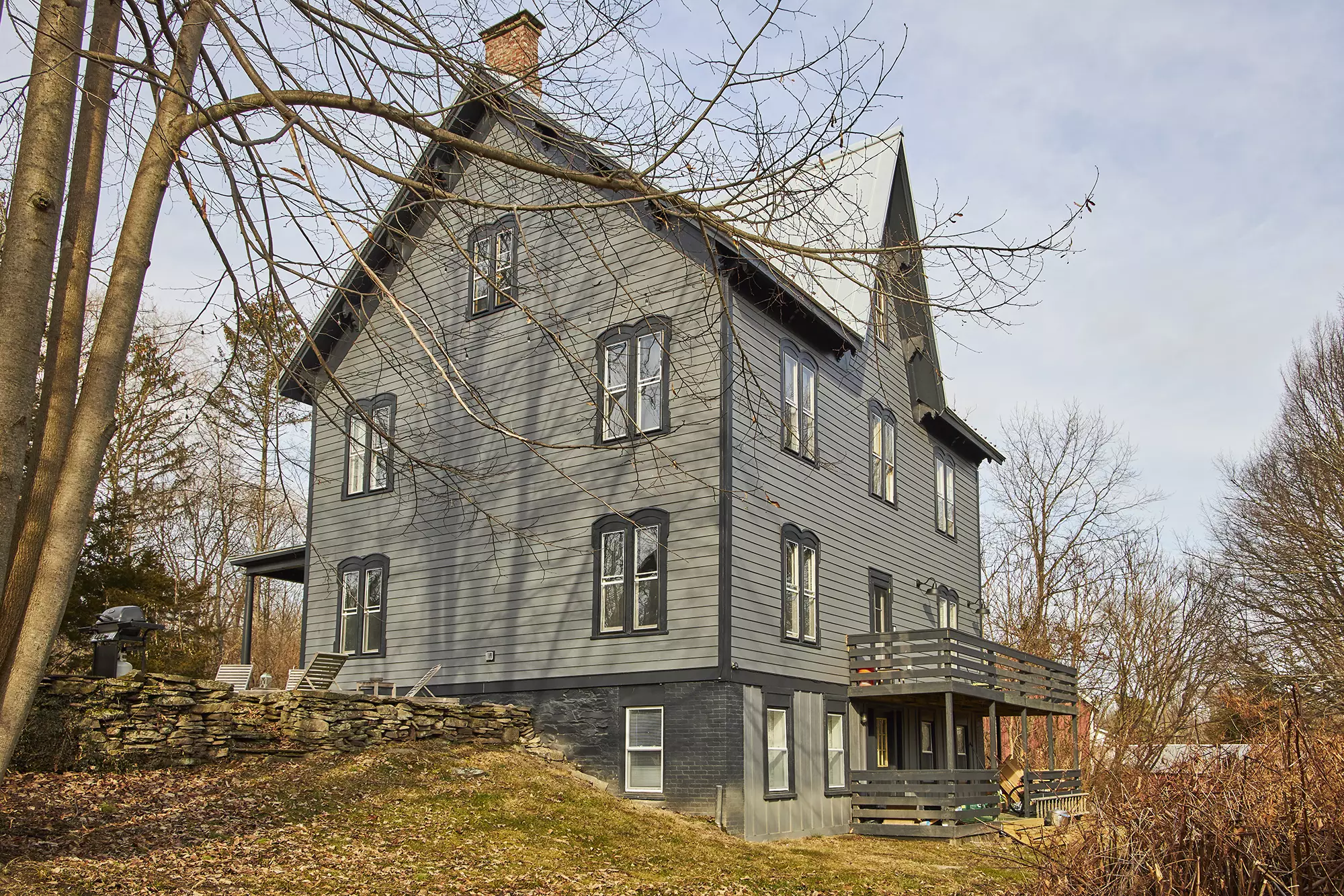Za 850.000 dolara ova umjetnička renovirana gotička seoska kuća ima podrumski stan i staju 704_14