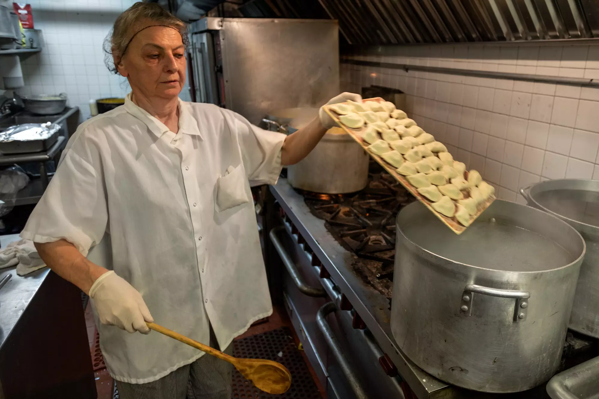 Пироги, борш и украинска история: Зад кулисите в ресторант Веселка в East Village 7177_11
