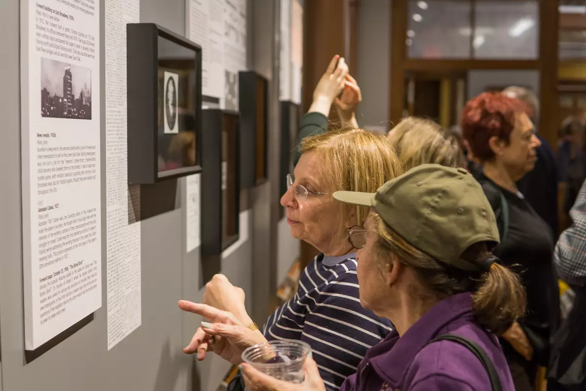 iga päev edasi, muuseum Eldridge Streetil, alumine ida pool, juudi kultuur, ajalugu, ajalehed, meedia, muuseumid