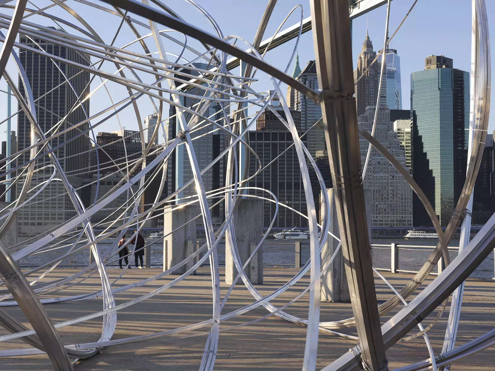 Connect BTS, Antony Gormley, New York Clearing, verejné umenie, park Brooklyn Bridge