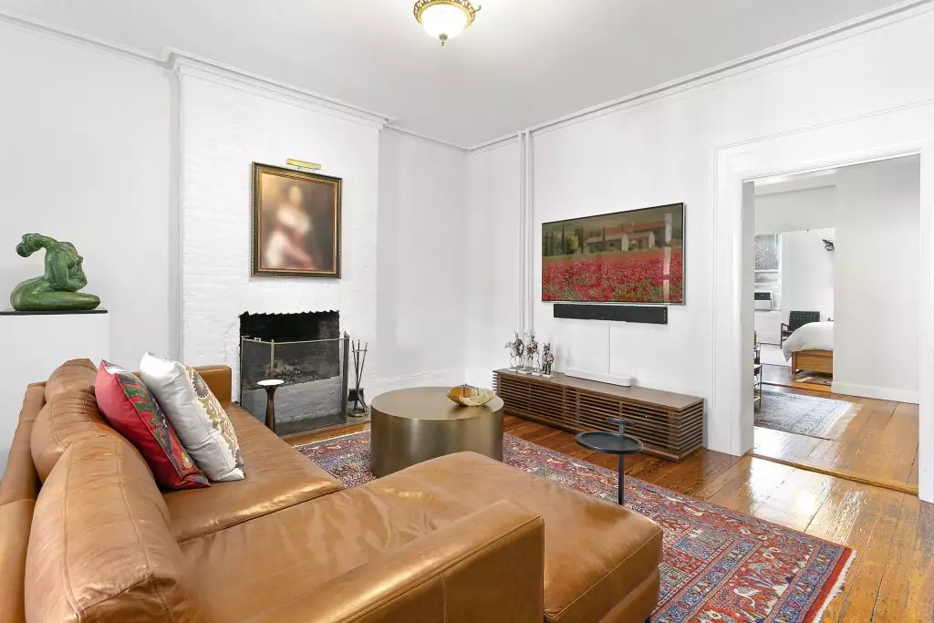 Por US $ 6,5 mil / mês, este apartamento de brownstone em Chelsea oferece charme e flexibilidade 7326_2