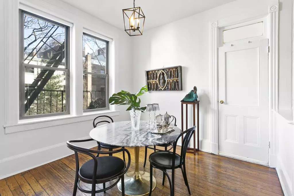 For 6,5 000 USD/måned tilbyr denne Chelsea brownstone-leiligheten sjarm og fleksibilitet 7326_5