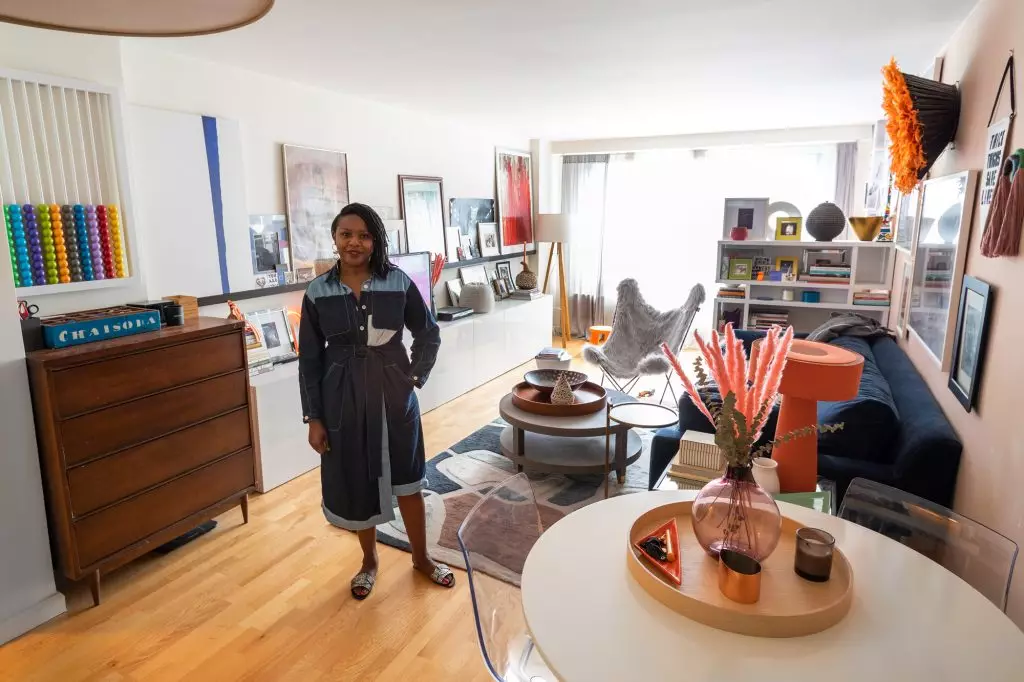 میرا 600 مربع فٹ: کس طرح انٹیریئر ڈیزائنر حبیبہ کورومہ اپنے بڑے ہارلیم گھر کو بچوں کے لیے دوستانہ رکھتی ہے