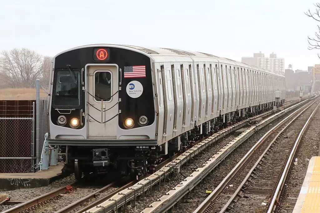 Gibasol sa MTA ang mga problema sa pultahan sa subway sa sayup nga mekanismo sa pag-lock 7481_1
