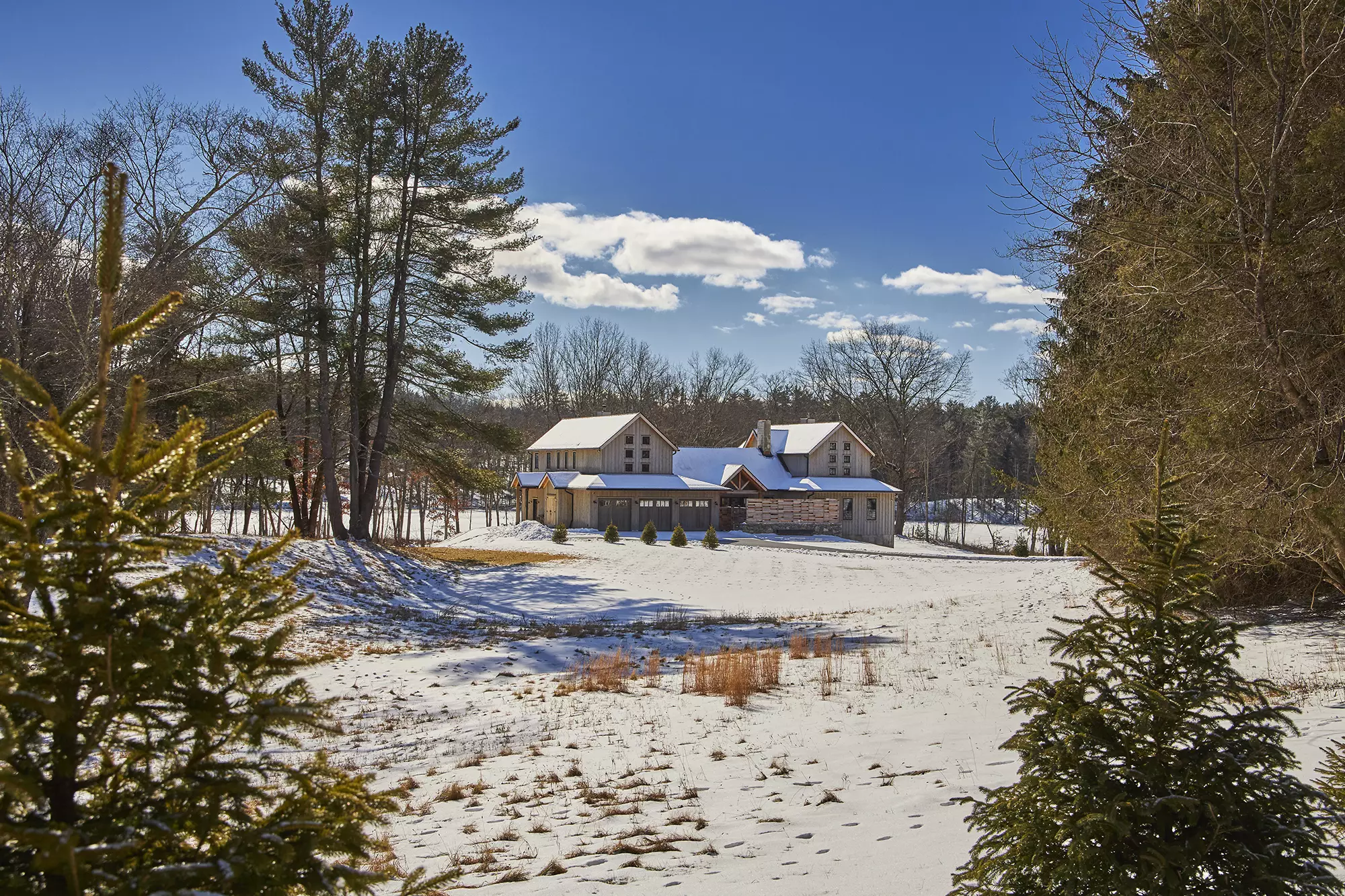 Une ferme moderne de 4,25 M$ dans la vallée de l'Hudson est entièrement meublée avec 40 acres de terrain 754_18