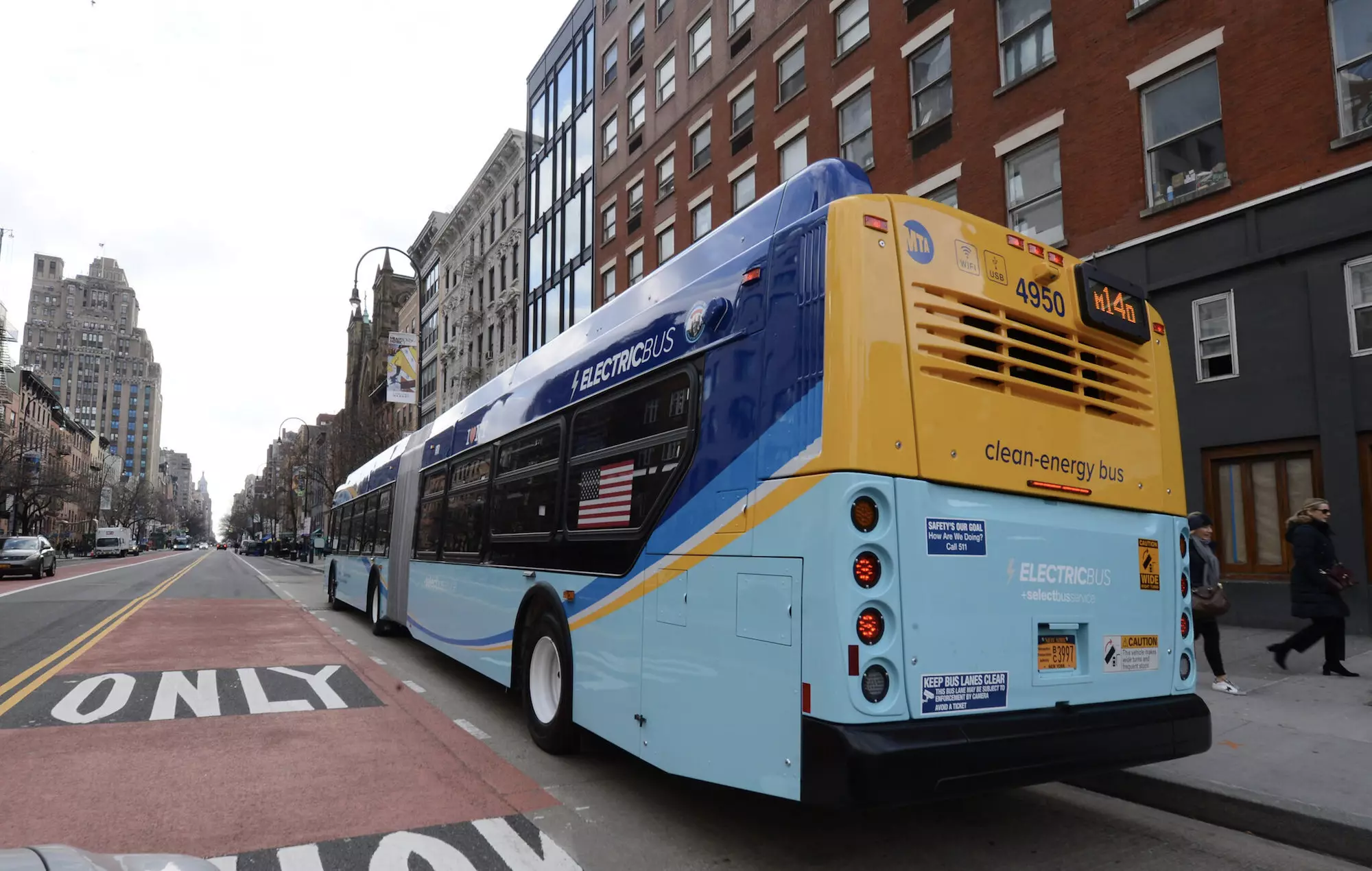 Аутобуска саобраћајница 14. улице добија први градски возни парк са потпуно електричним аутобусима док број путника расте 7673_1