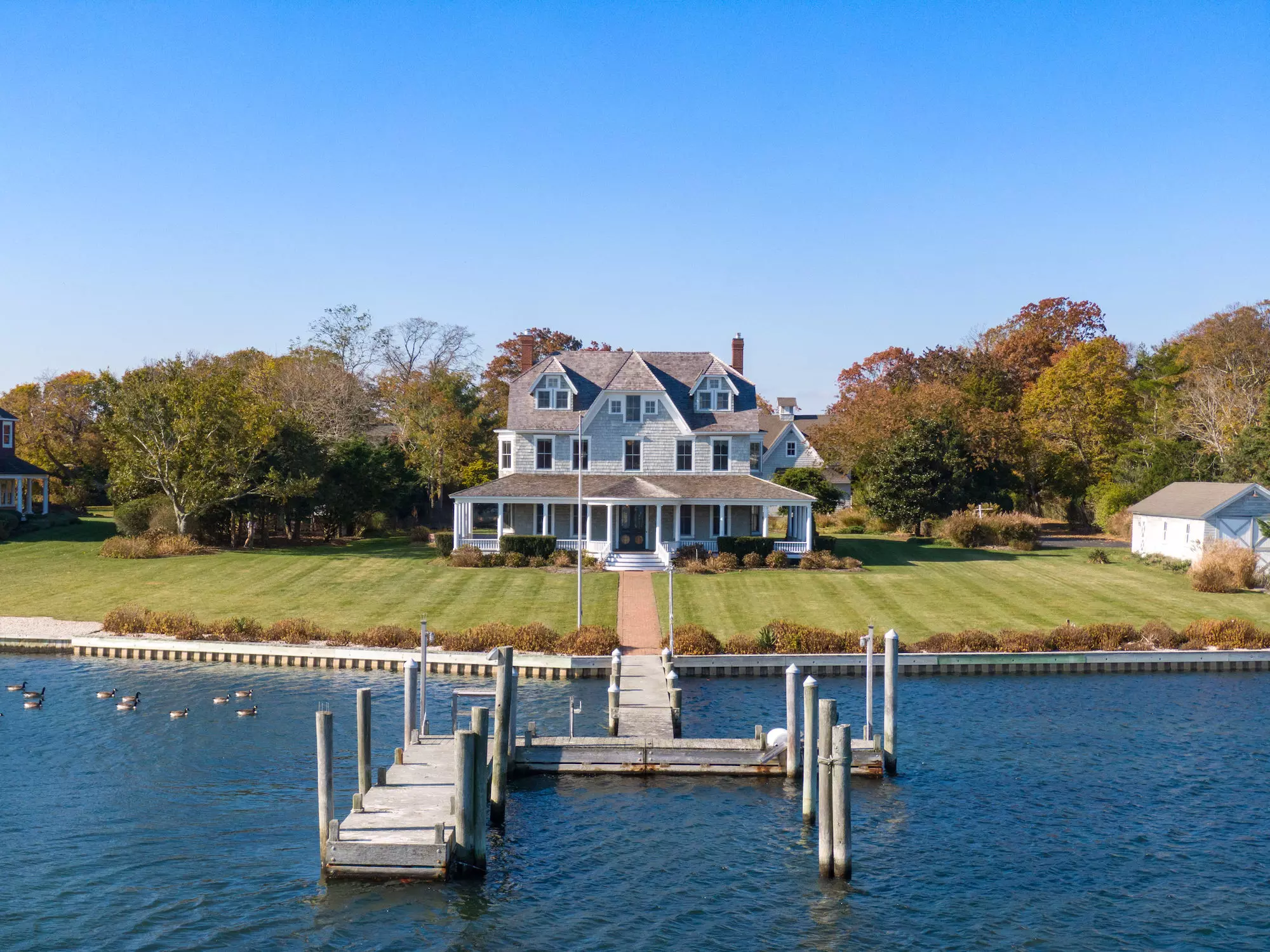 Casa frente al mar de $ 3 millones en Long Island ofrece una vida en el East End con un ambiente de Nantucket 772_2