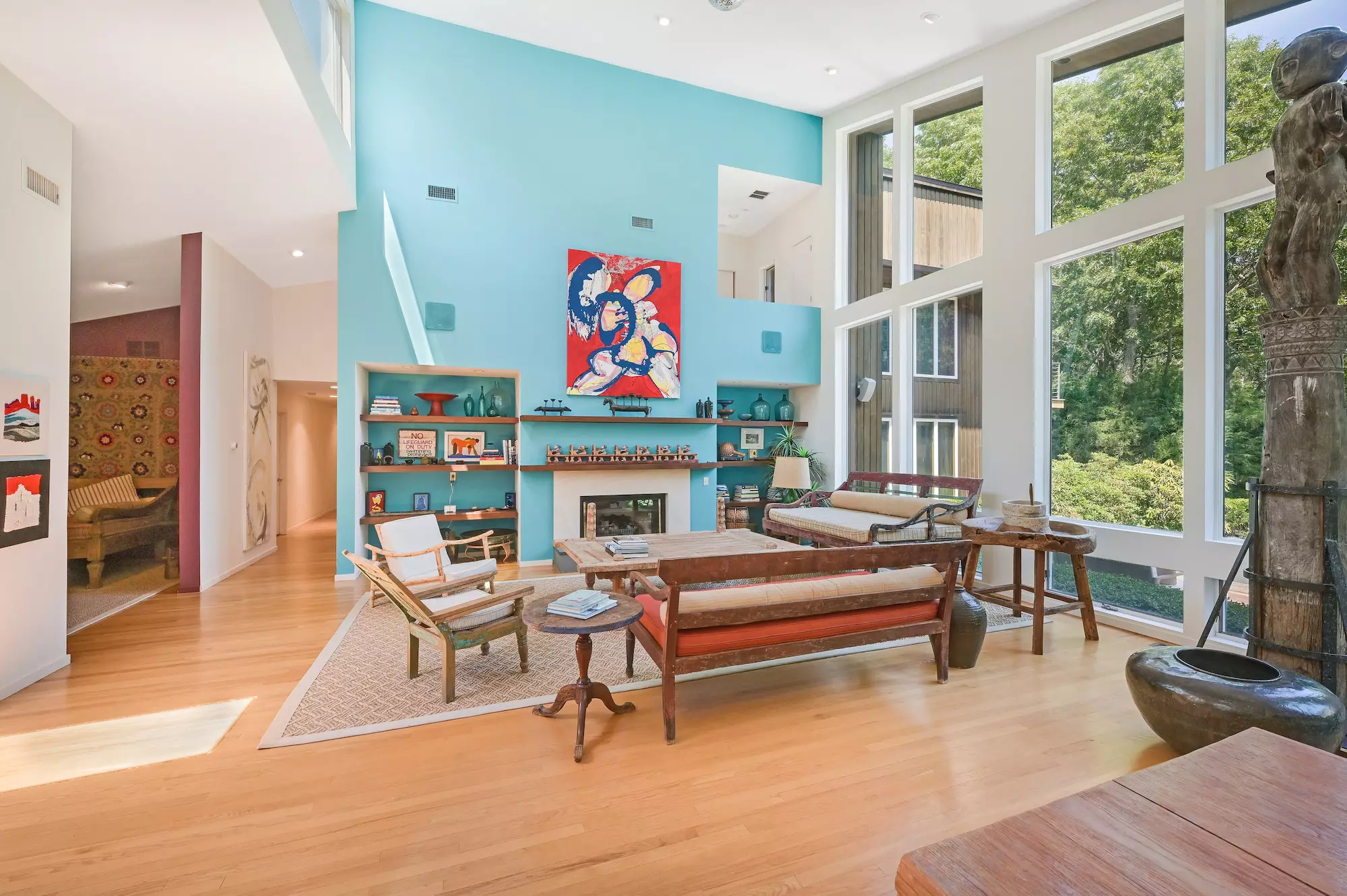 Amagada al bosc d'East Hampton, una casa moderna de 3,5 milions de dòlars té un estudi d'art i una piscina climatitzada. 775_4