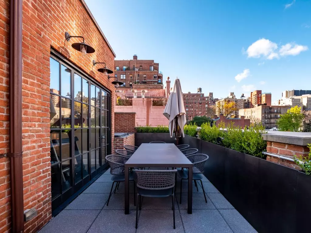 Per 10 milions de dòlars, una casa adossada de l'Upper East Side amb estil loft del centre 7798_8