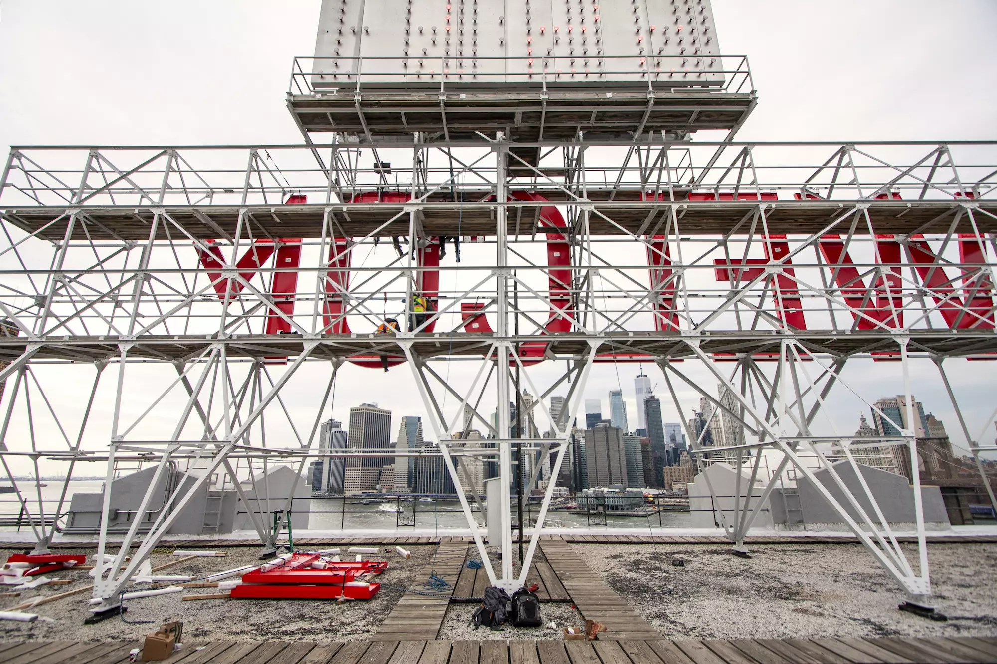Знак за добре дошли, заменящ наблюдателната кула, бе открит в Бруклин Хайтс 7850_2
