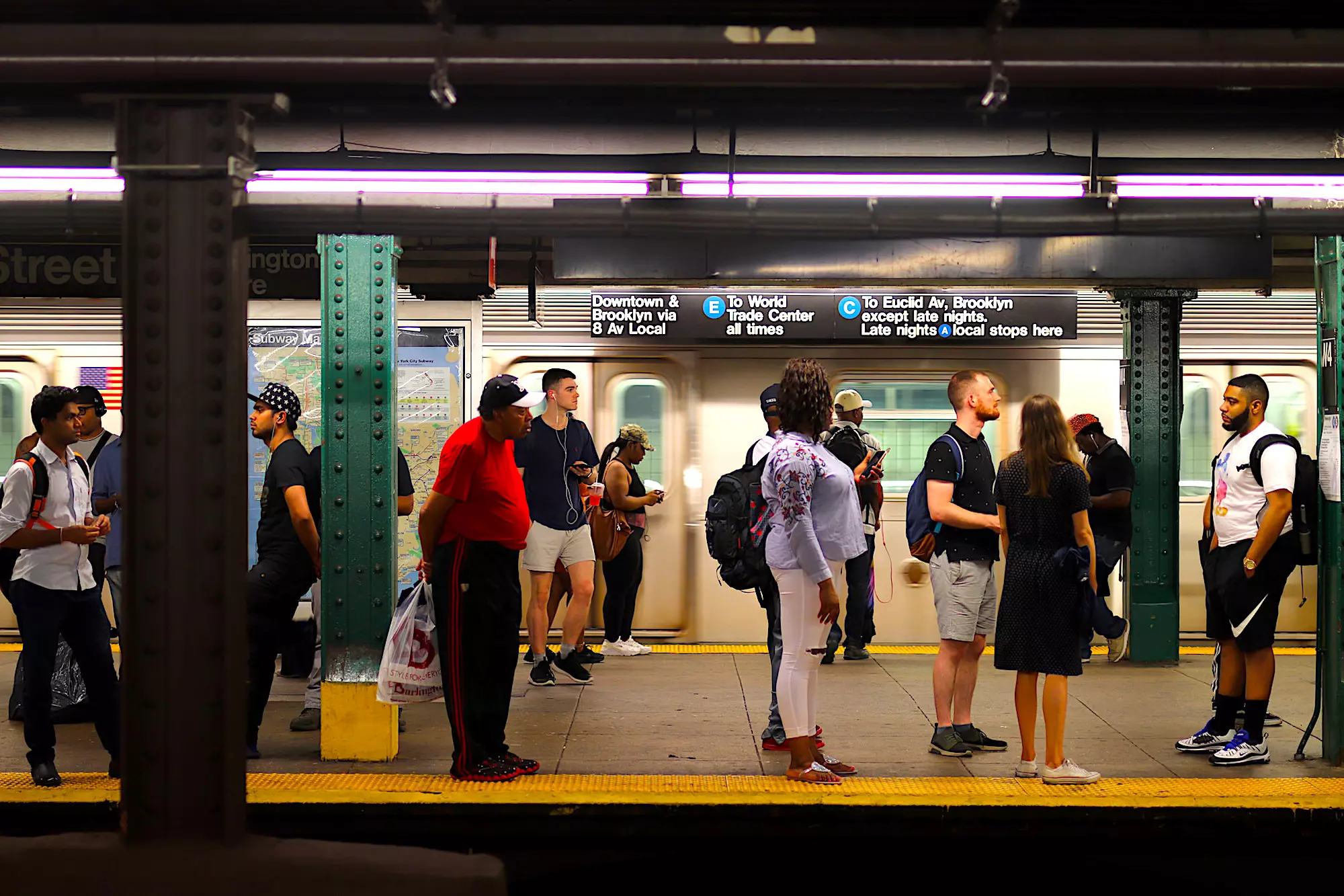 MTA-ның ең жаңа метро вагондары ең жақсы тәжірибеге ие емес 7878_1