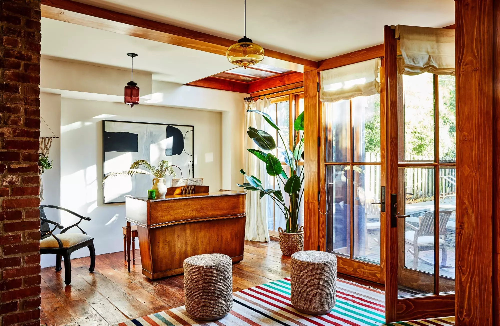Norah Jones သည် သူမ၏ 19 ရာစု Cobble Hill အိမ်ရာကို $8M ဖြင့် ရောင်းချနေသည်။ 7965_1