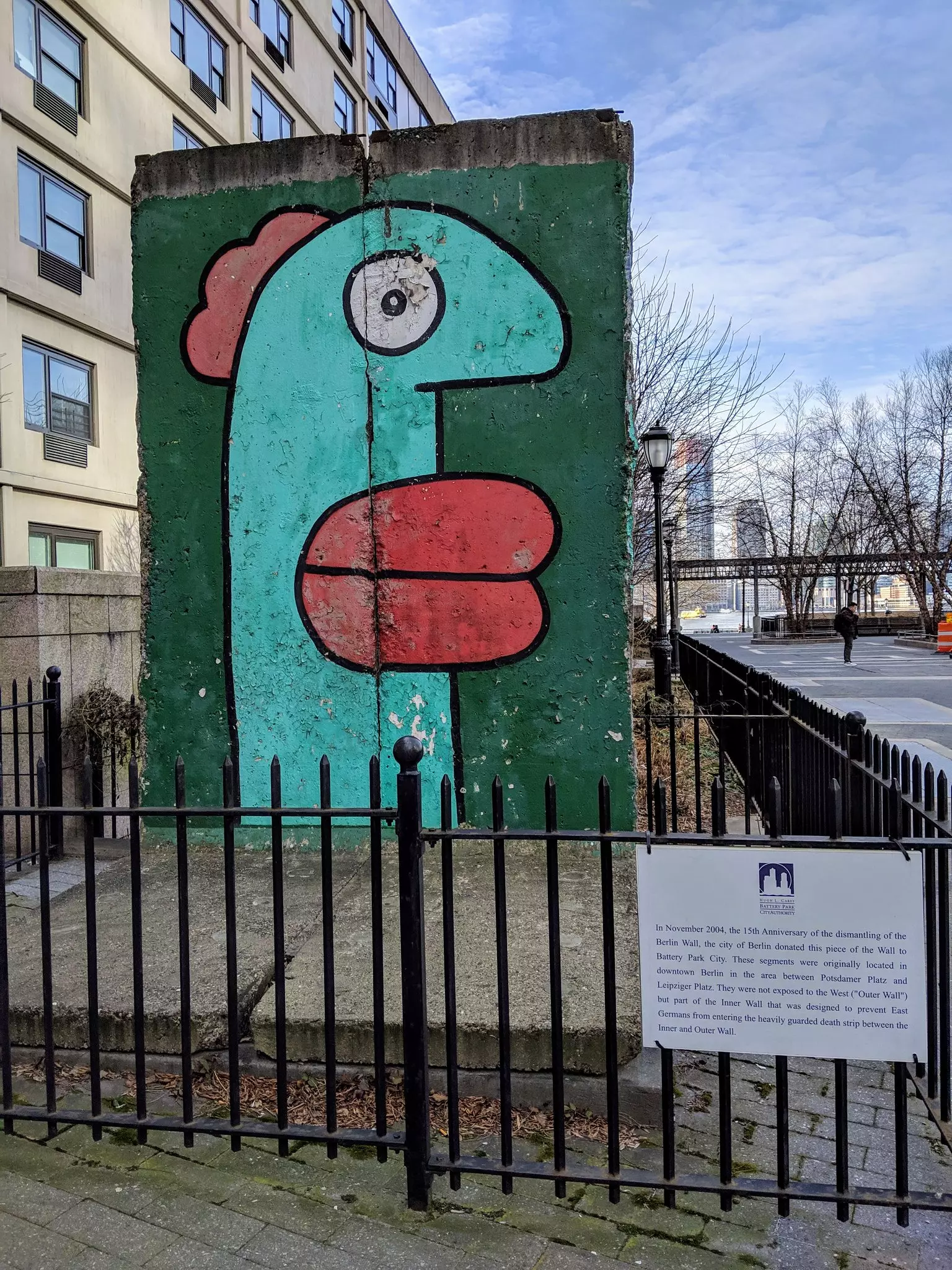 Ku të shihni pjesë të Murit të Berlinit në NYC 8028_2