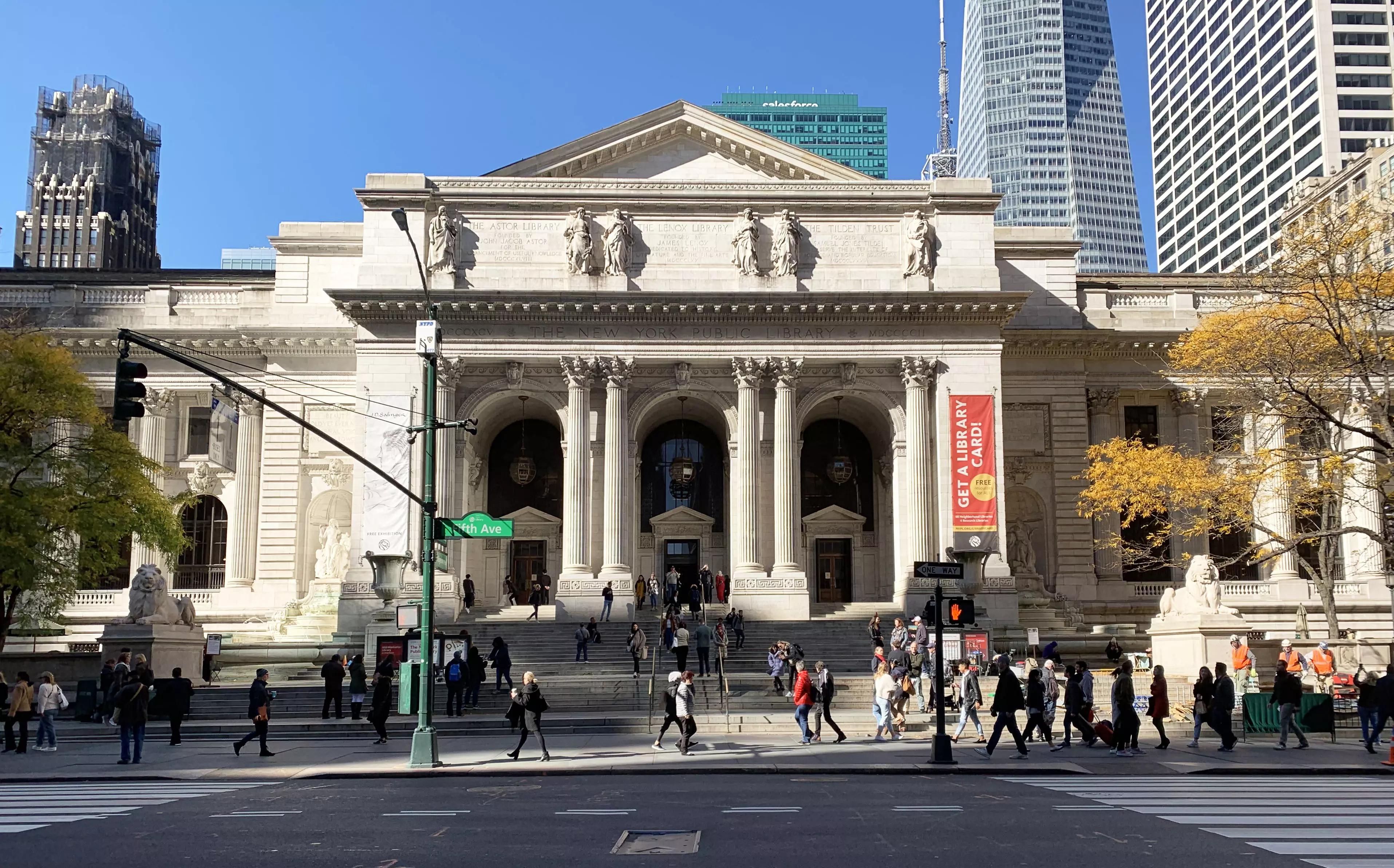 Singa ikonik Perpustakaan Awam New York kembali berjaga-jaga dan lebih baik dari sebelumnya 8062_5