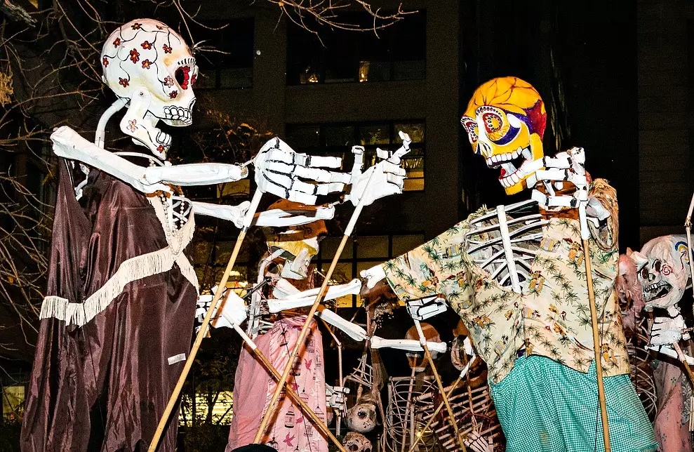 Itan-akọọlẹ ti Parade Halloween Village: Puppets, awọn oṣere, ati igberaga NYC 8181_1