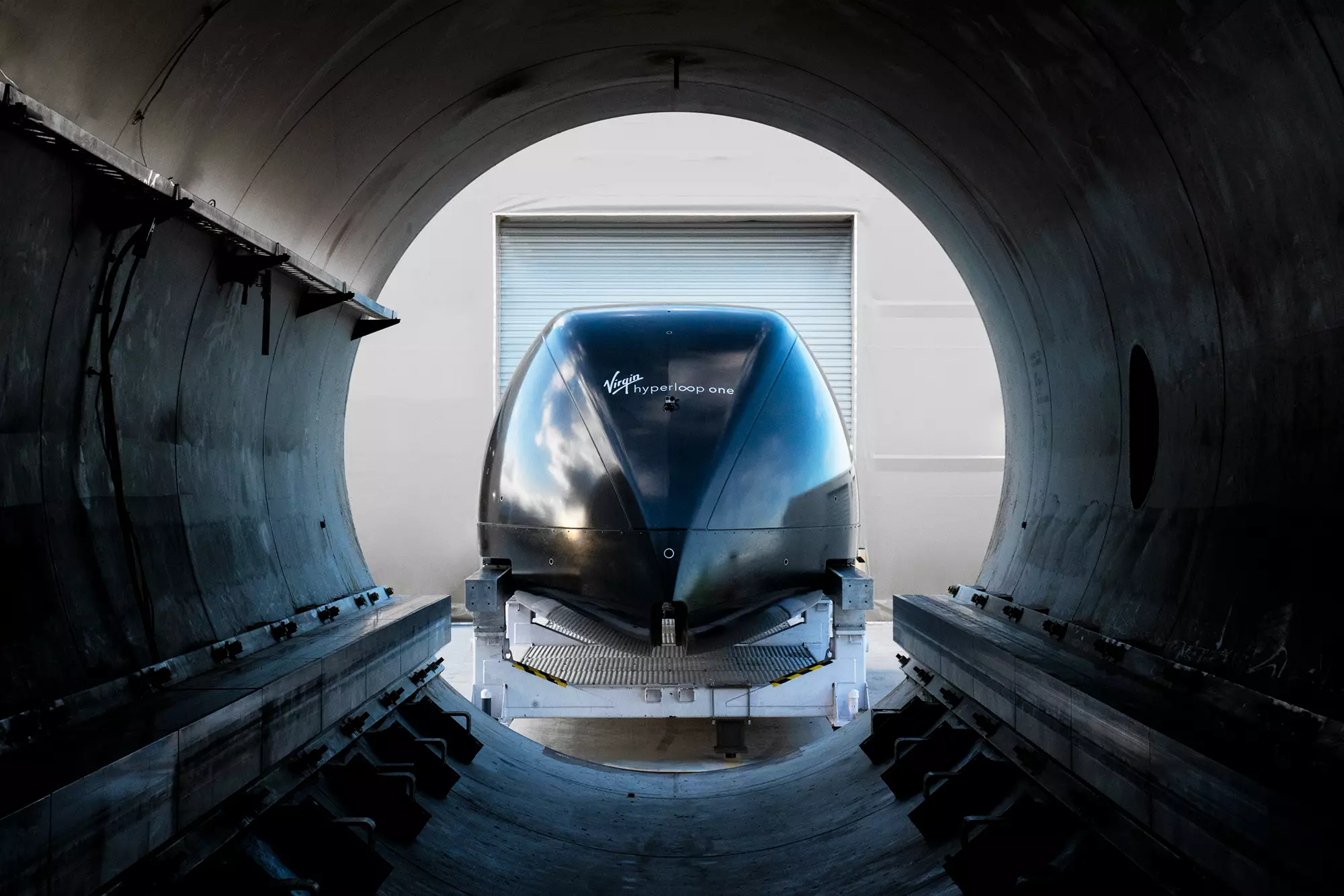 Hyperloop, kiu povus alporti vin de NYC al DC en 30 minutoj, akiras vaporon 8385_1