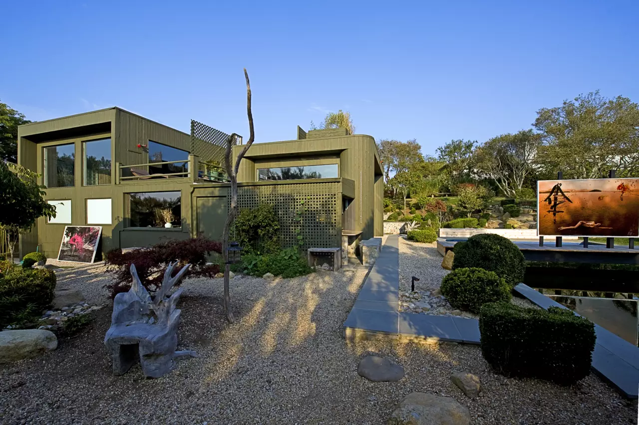 Нейт Беркус и Джеремия Брент купуват модерния дом на фотографа Рафаел Мазуко за 1,6 милиона долара в Монток 8489_1
