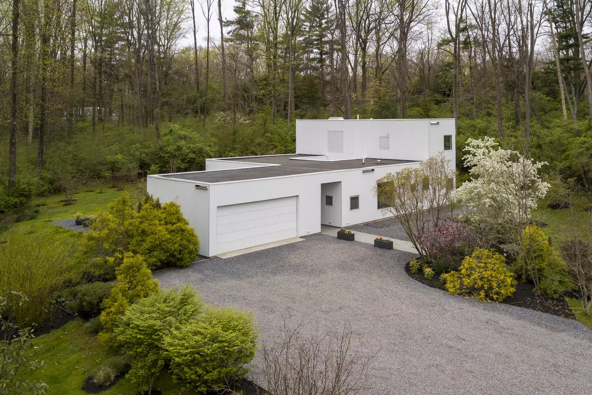 Betongulve og metalbeklædning gør dette New Jersey-hus til $1,5 mio. til en modernistisk elskers drøm 85_2
