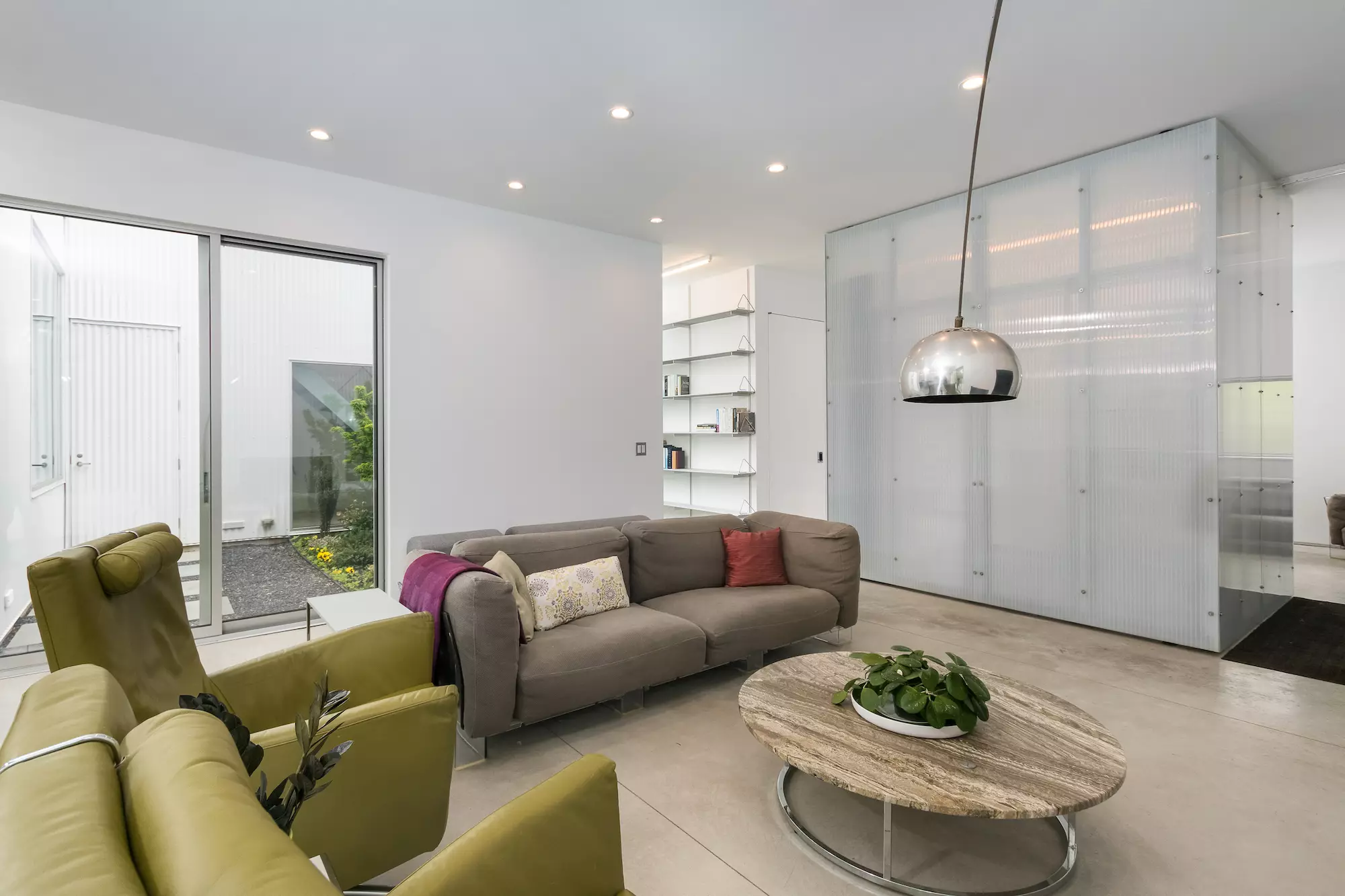 Pisos de concreto e revestimento de metal fazem desta casa de US $ 1,5 milhão em Nova Jersey o sonho de um amante modernista 85_5