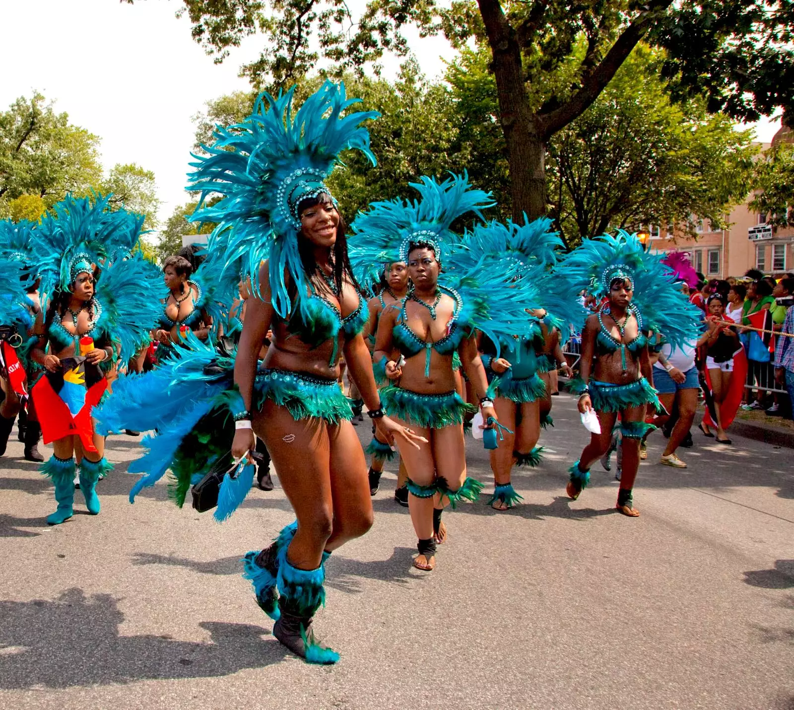 Η ιστορία του Καρναβαλιού της Καραϊβικής του Μπρούκλιν, του πιο πολύχρωμου γεγονότος στη Νέα Υόρκη 8689_3