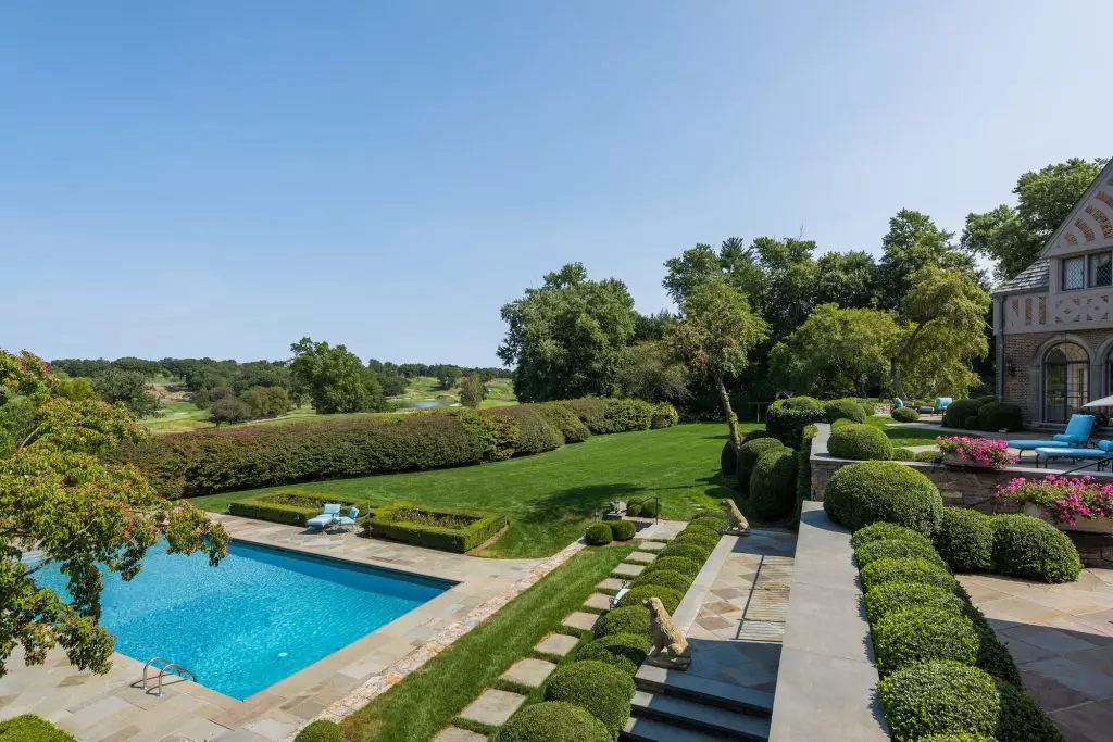 تسعى ملكية Lavish Tudor الواقعة على أراضي نادي Westchester Country Club إلى الحصول على 8 ملايين دولار 8697_16