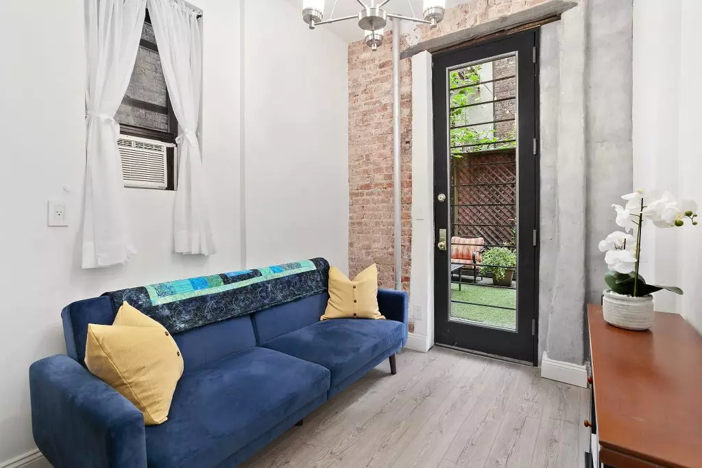 Questa minuscola camera da letto Chelsea ha un enorme cortile per $ 3,8.000 al mese 8705_2